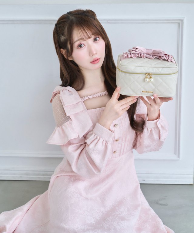Makeup vanity pouch – BUNNY APARTMENT
